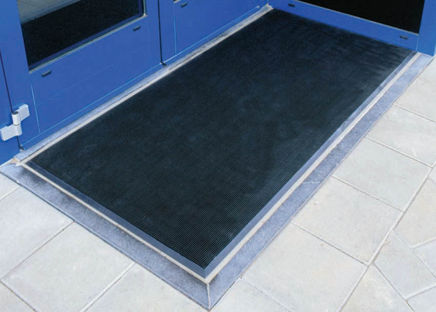 Outdoor Rubber Scraper Fingermat — Summat.ca